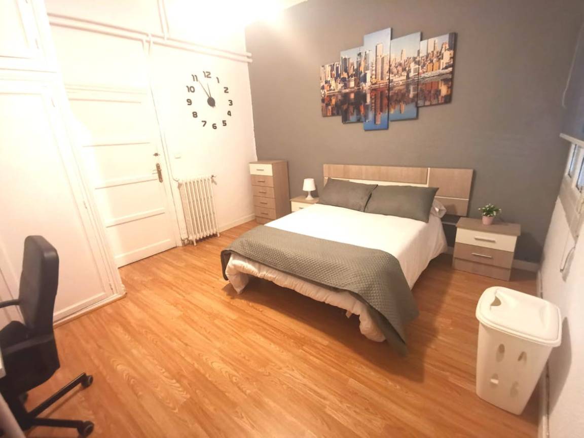 190 M² Private Room ∙ 1 Bedroom ∙ 1 Guest - Alcalá de Henares