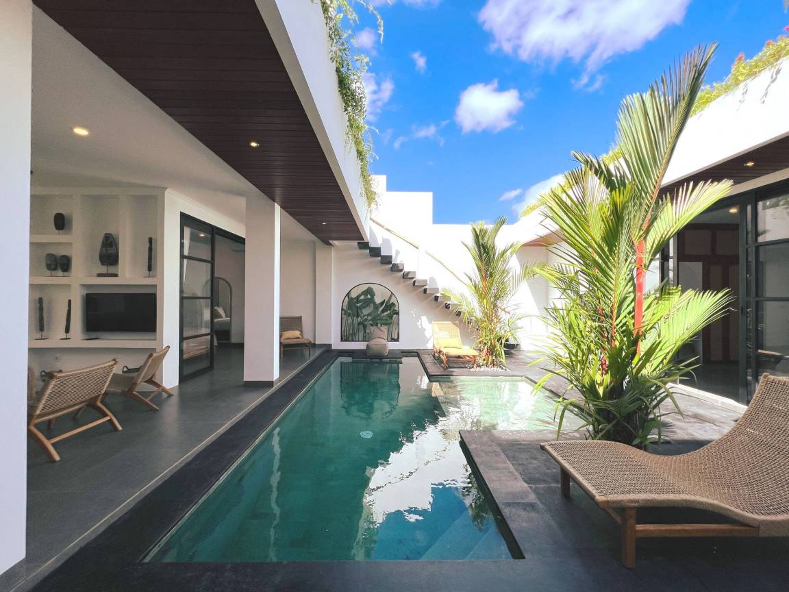 200 M² Villa ∙ 3 Bedrooms ∙ 6 Guests - Canggu