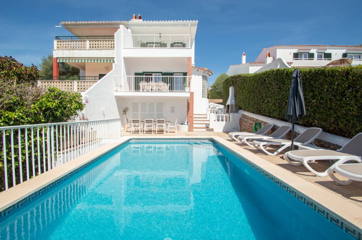 234 M² Villa ∙ 4 Bedrooms ∙ 8 Guests - Cala Galdana