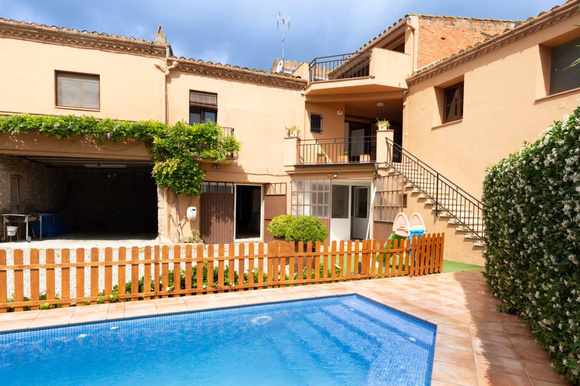 300 M² House ∙ 6 Bedrooms ∙ 17 Guests - L'Estartit