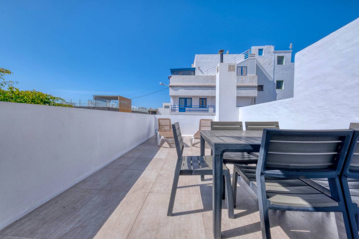 90 M² House ∙ 2 Bedrooms ∙ 4 Guests - Puerto del Carmen