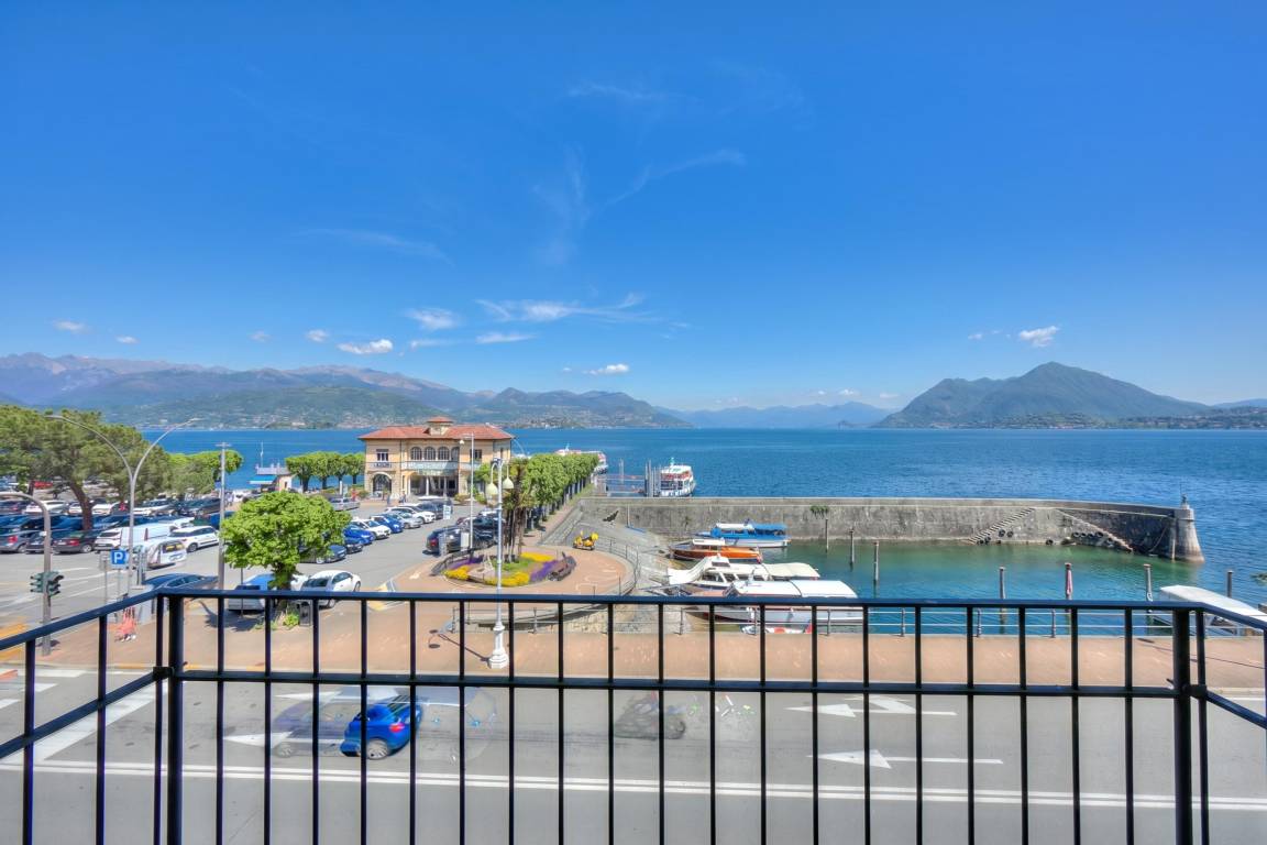 110 M² Apartment ∙ 3 Bedrooms ∙ 6 Guests - Stresa