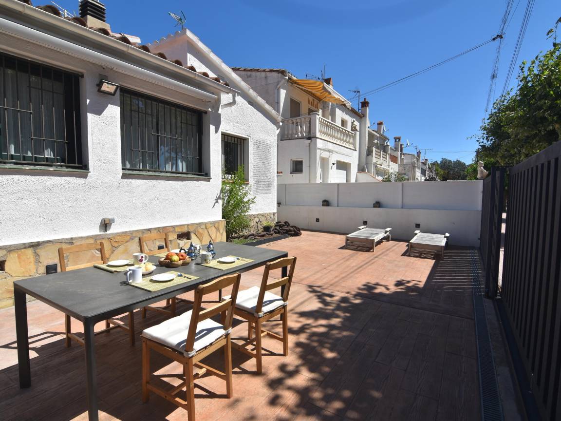 51 M² Ferienwohnung ∙ 2 Schlafzimmer ∙ 6 Gäste - Empuriabrava