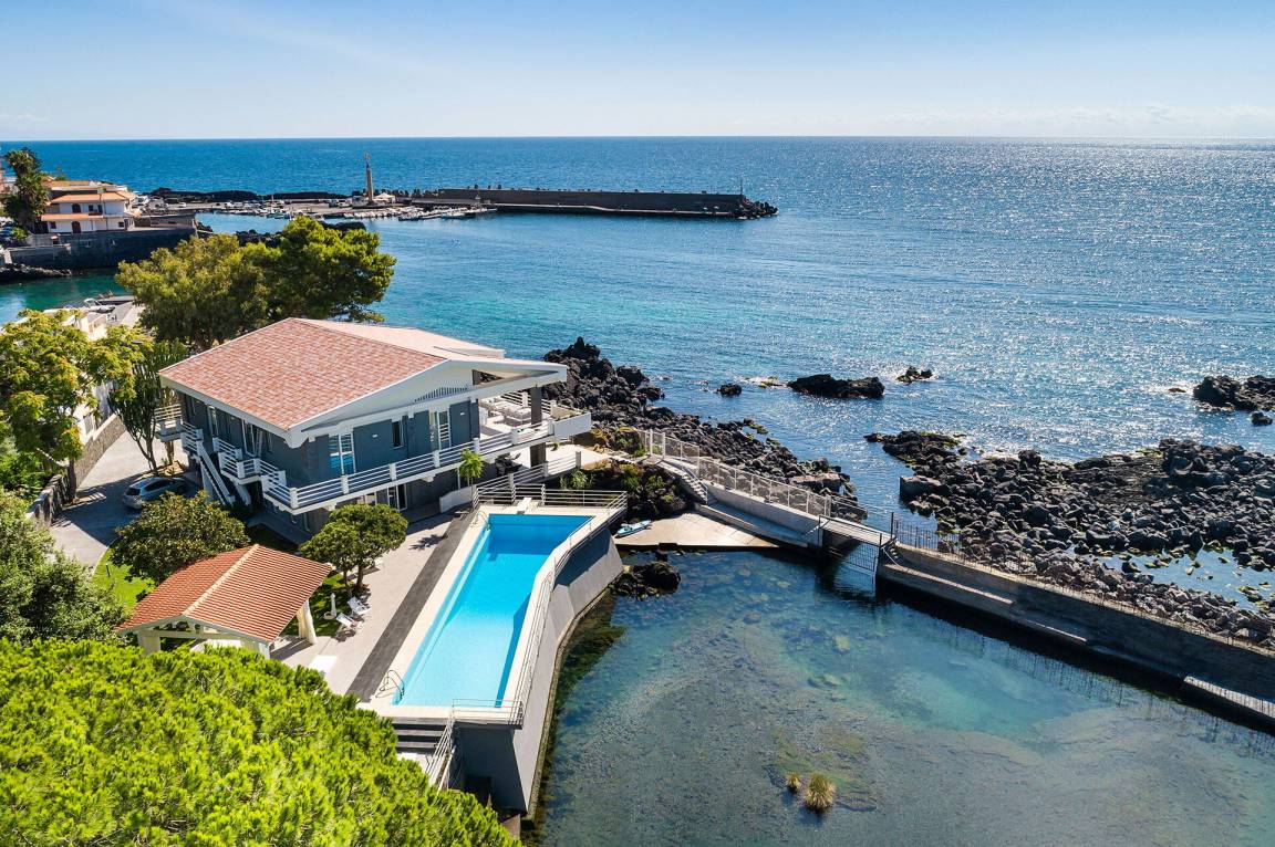 450 M² Villa ∙ 8 Chambres ∙ 16 Personnes - Aci Castello