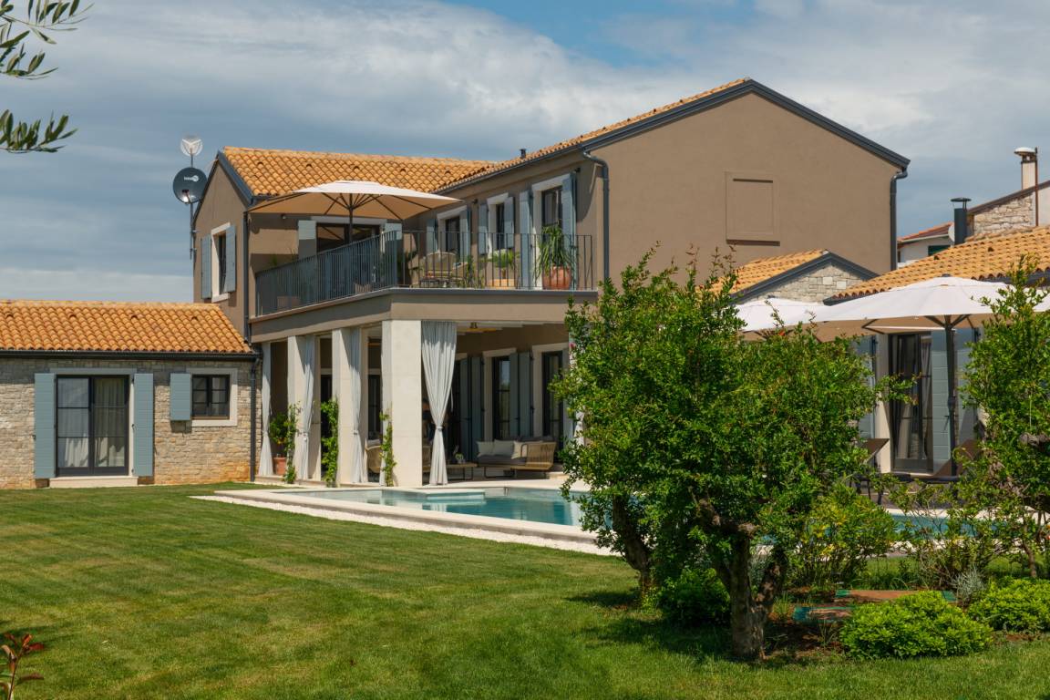 328 M² Villa Vacanza ∙ 5 Camere Da Letto ∙ 10 Ospiti - Umago