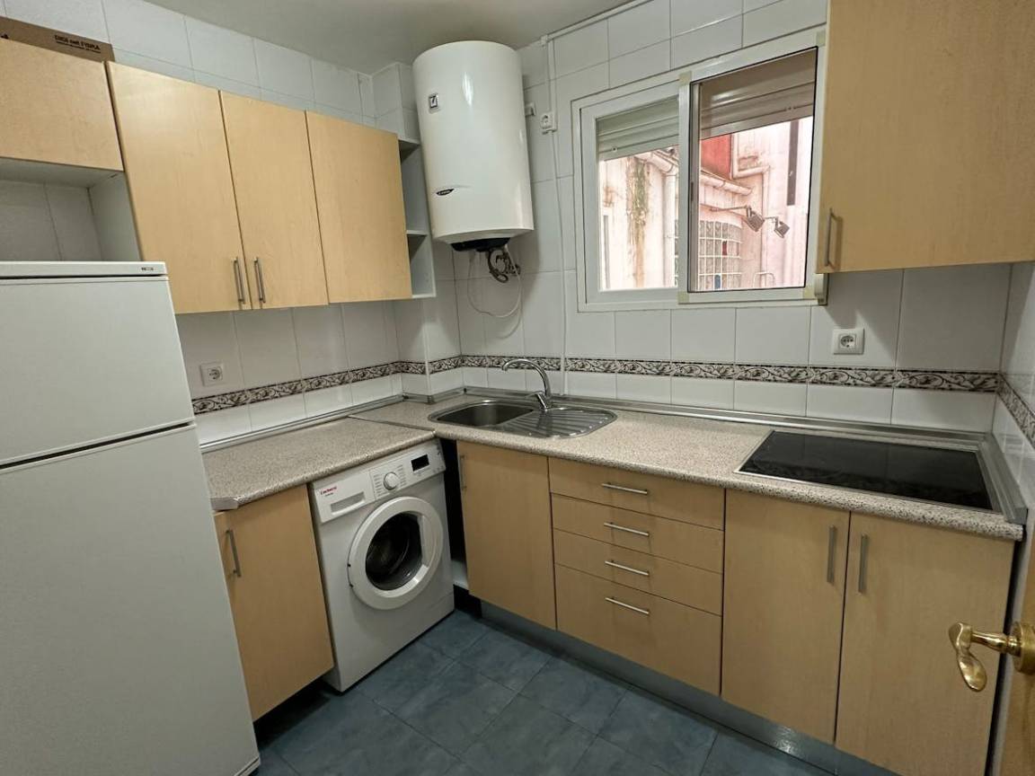 80 M² Apartamento ∙ 3 Habitaciones ∙ 3 Huéspedes - Torrejón de Ardoz
