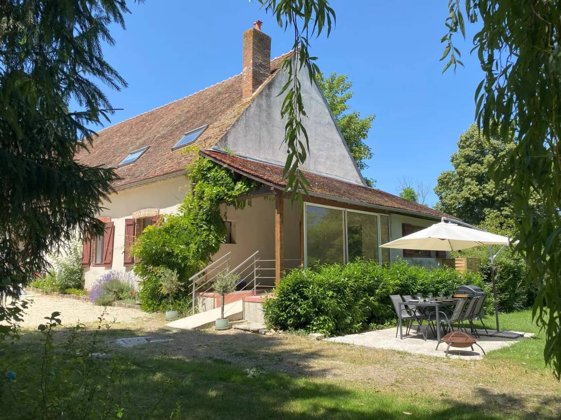 164 M² Maison De Vacances ∙ 5 Chambres ∙ 10 Personnes - Vichy