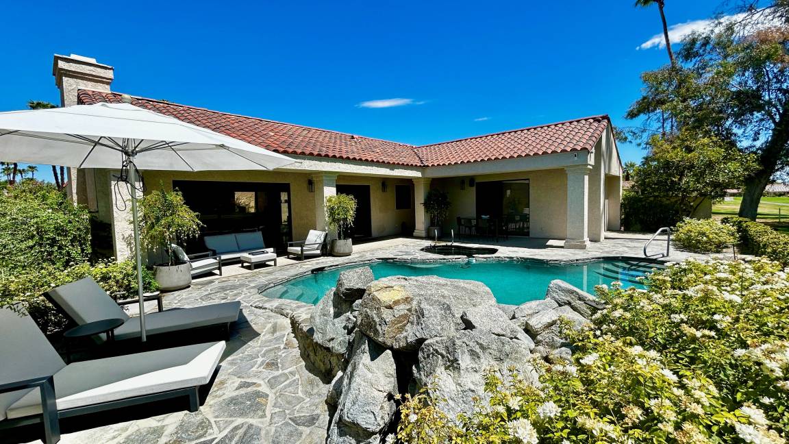 221 M² Villa ∙ 3 Bedrooms ∙ 6 Guests - Palm Desert, CA