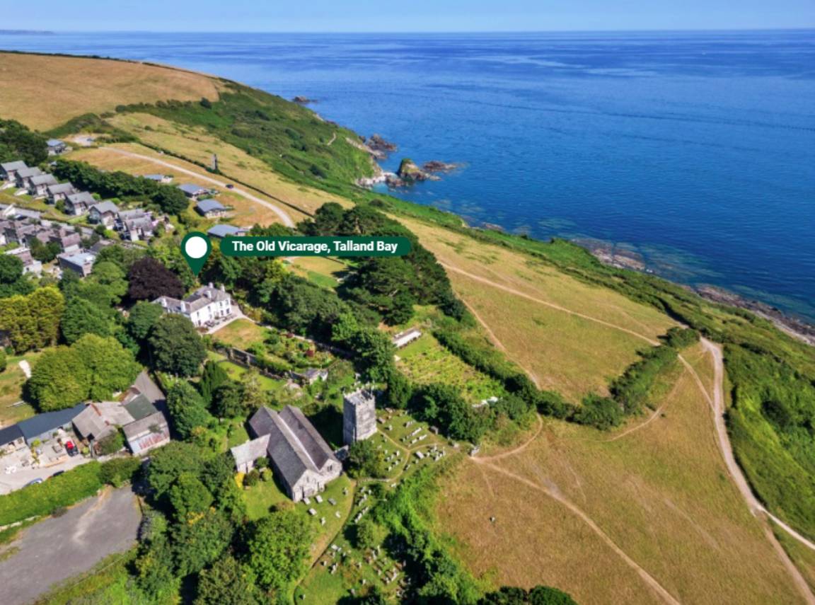 250 M² House ∙ 8 Bedrooms ∙ 15 Guests - Polperro