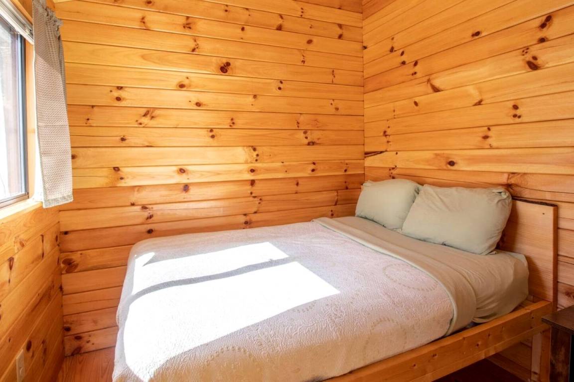 House ∙ 2 Bedrooms ∙ 6 Guests - Lake of the Woods, VA