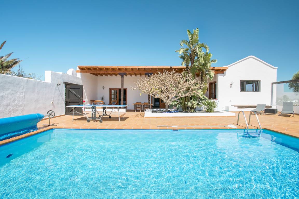 300 M² Ferienhaus ∙ 2 Schlafzimmer ∙ 5 Gäste - Lanzarote