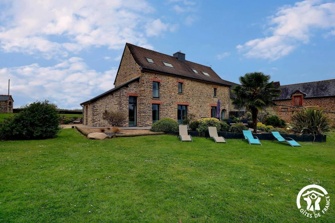 250 M² Gîte ∙ 5 Chambres ∙ 12 Personnes - Bruz