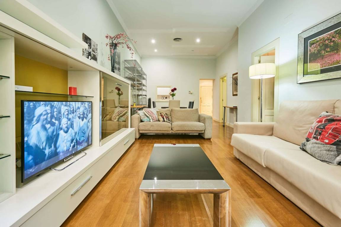 100 M² Apartamento ∙ 2 Habitaciones ∙ 4 Huéspedes - Madrid