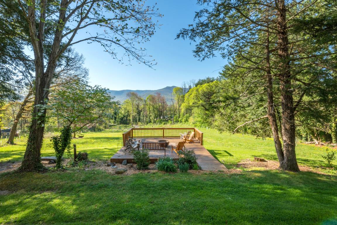 121 M² Cabin ∙ 4 Bedrooms ∙ 6 Guests - Black Mountain, NC
