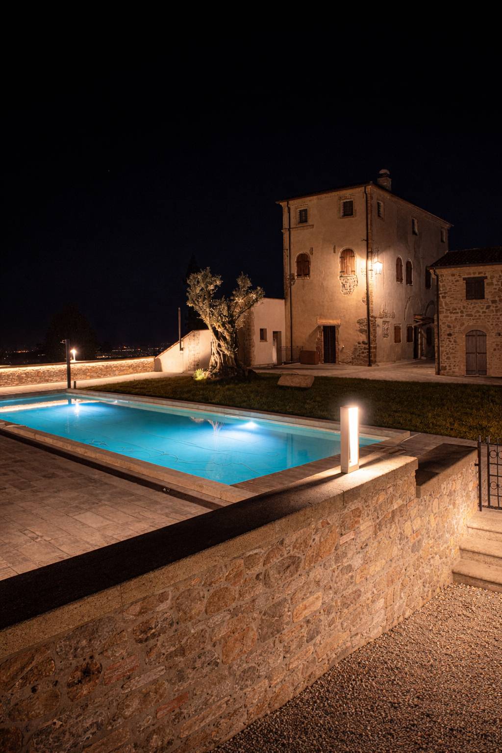300 M² Villa ∙ 4 Bedrooms ∙ 21 Guests - Este