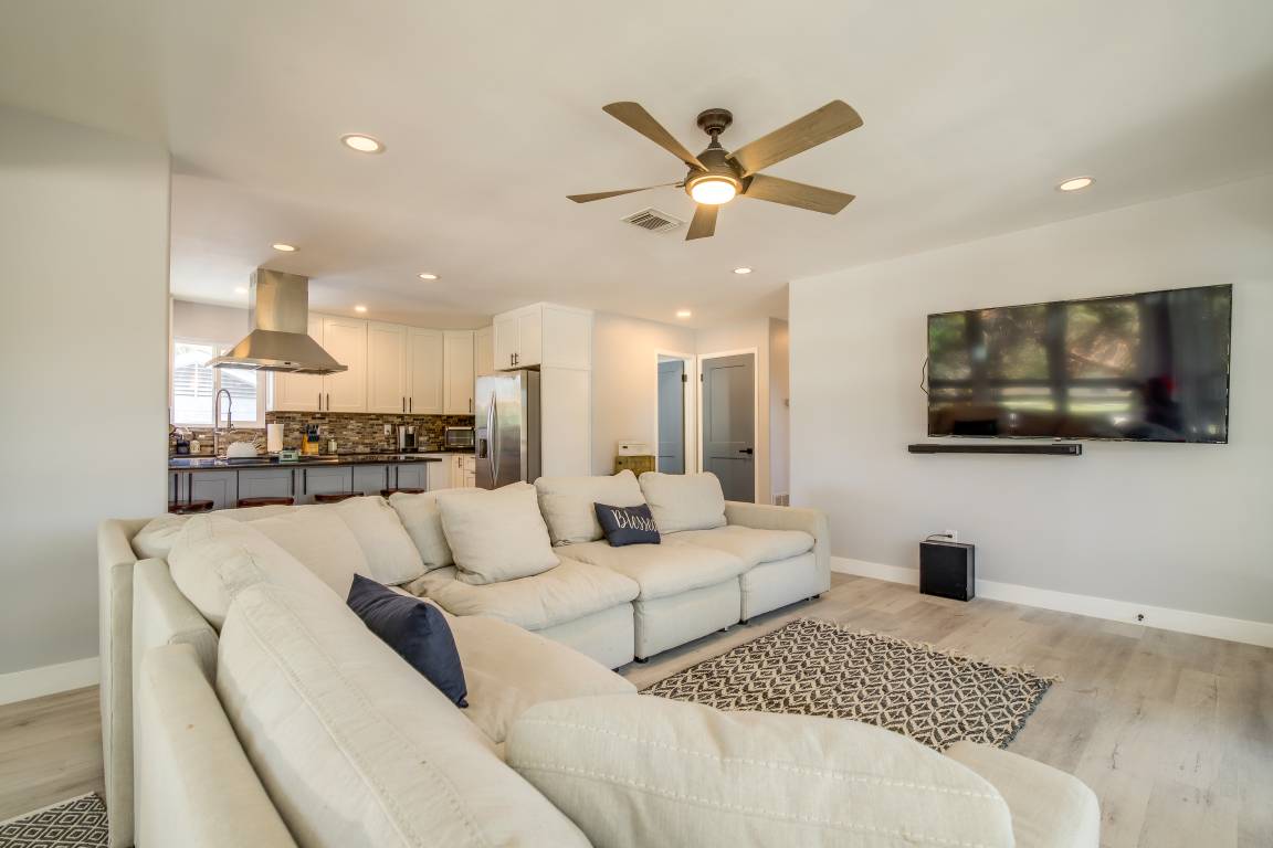 167 M² House ∙ 3 Bedrooms ∙ 6 Guests - Lakeway, TX