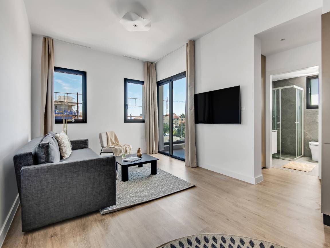 81 M² Apartment ∙ 3 Bedrooms ∙ 6 Guests - Limassol