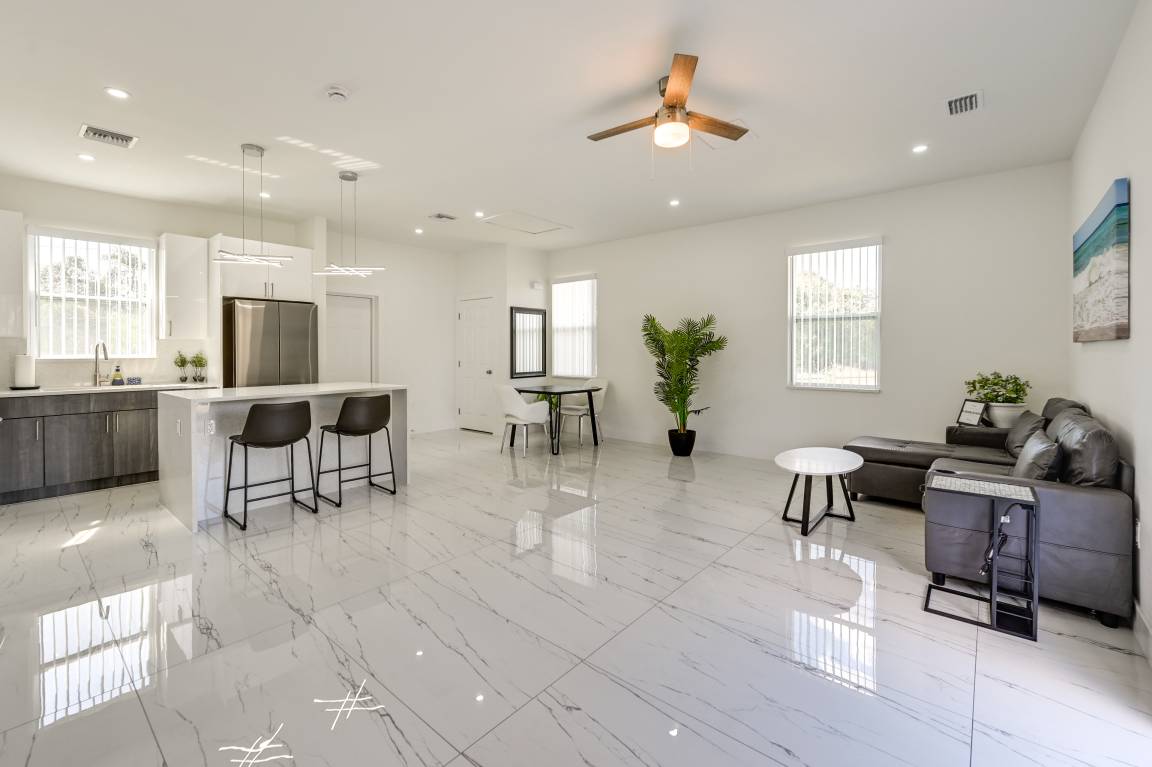 83 M² House ∙ 1 Bedroom ∙ 2 Guests - Lehigh Acres, FL