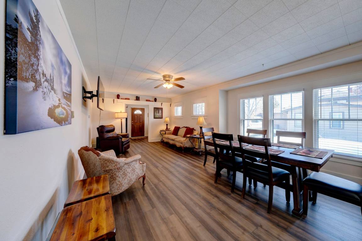 House ∙ 3 Bedrooms ∙ 6 Guests - Wyoming