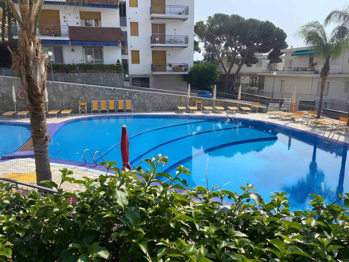 120 M² Apartment ∙ 2 Bedrooms ∙ 4 Guests - Sanremo