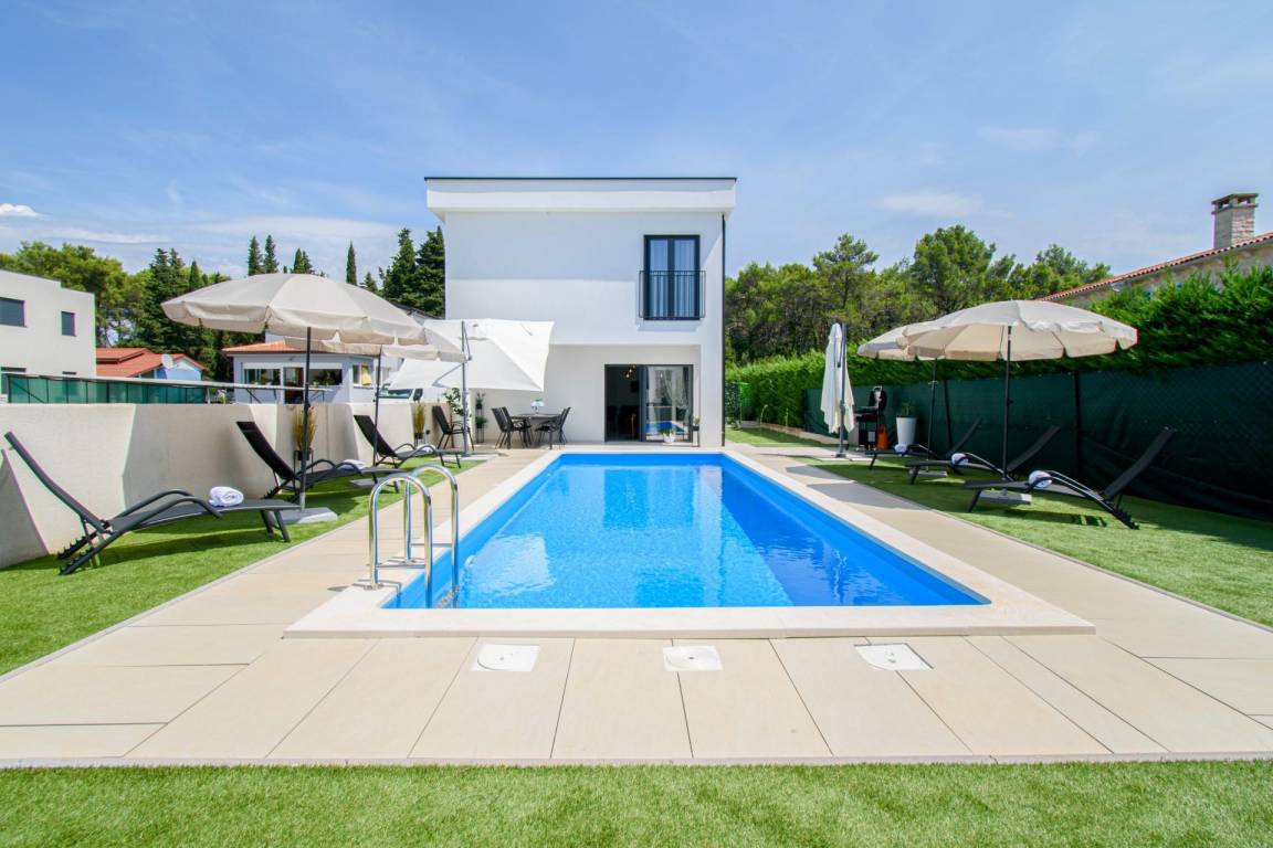 128 M² House ∙ 4 Bedrooms ∙ 8 Guests - Poreč