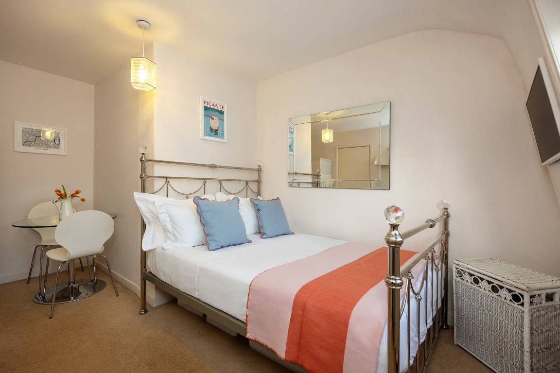 18 M² Apartment ∙ 1 Bedroom ∙ 2 Guests - London