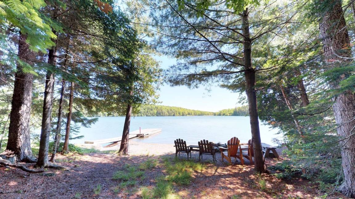 Cabin ∙ 3 Bedrooms ∙ 6 Guests - Greenville, ME