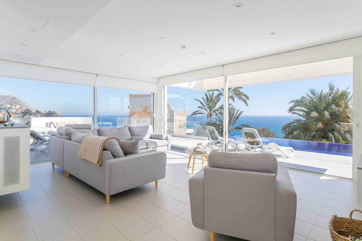 400 M² Villa ∙ 6 Bedrooms ∙ 14 Guests - Alicante