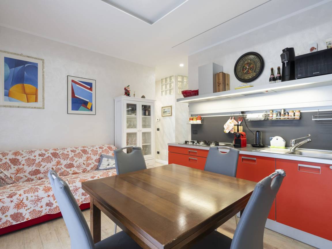 80 M² House ∙ 1 Bedroom ∙ 5 Guests - Sanremo