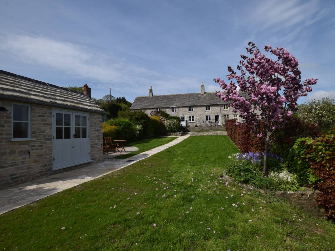 Cottage ∙ 3 Bedrooms ∙ 6 Guests - Swanage