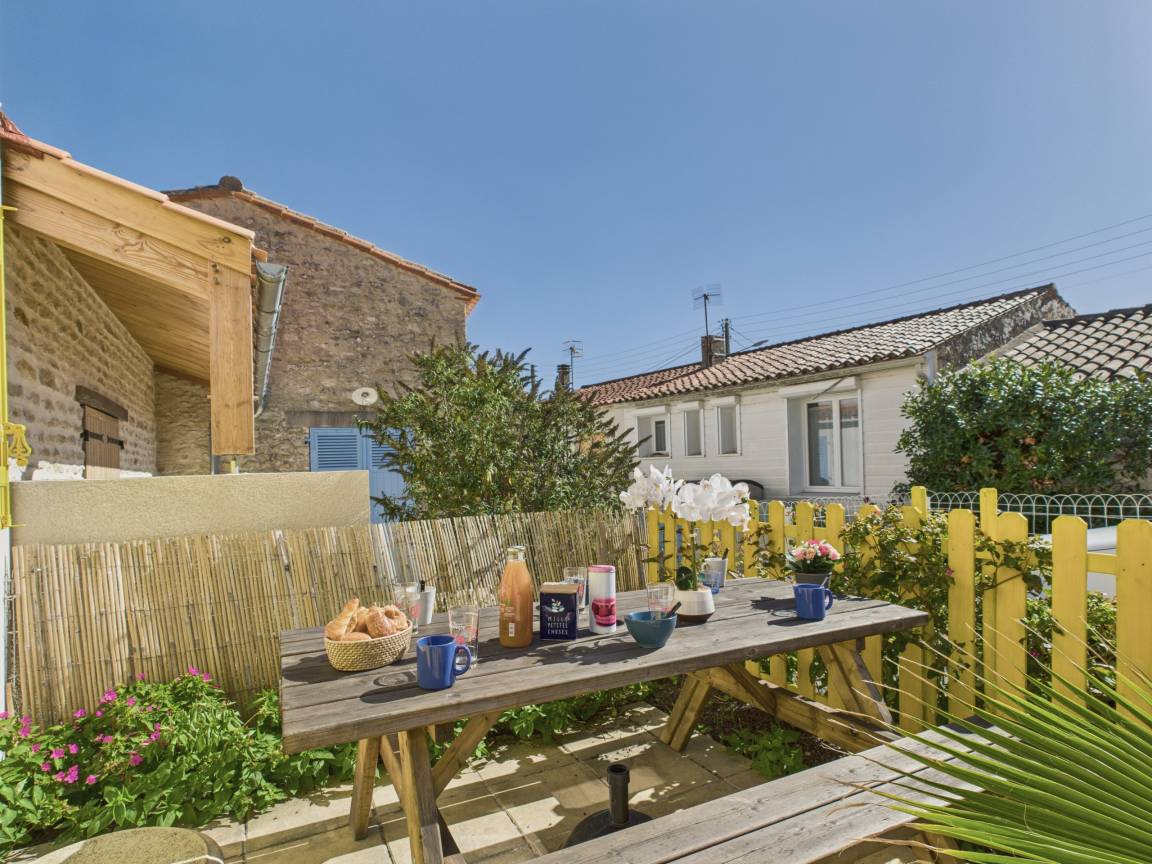 60 M² House ∙ 3 Bedrooms ∙ 6 Guests - Angles