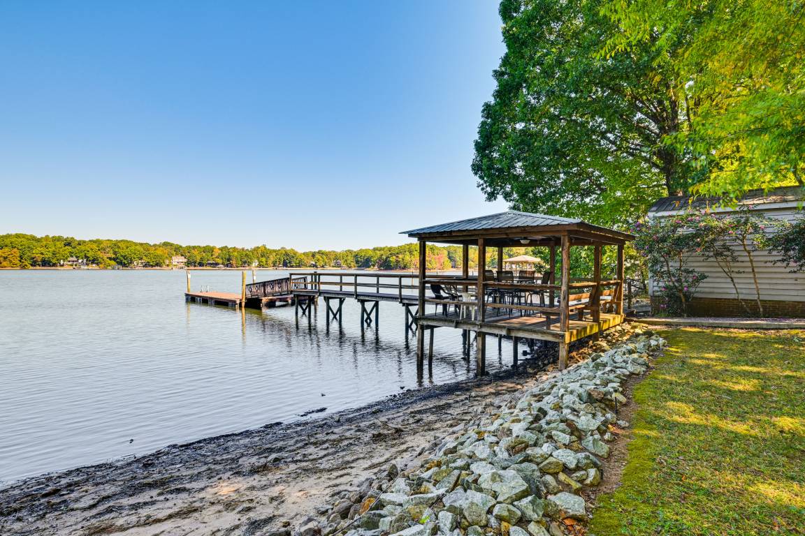 130 M² Cottage ∙ 3 Bedrooms ∙ 8 Guests - North Carolina