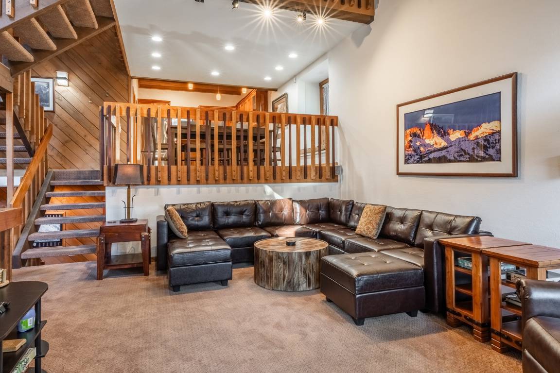 181 M² House ∙ 4 Bedrooms ∙ 10 Guests - Mammoth Lakes, CA