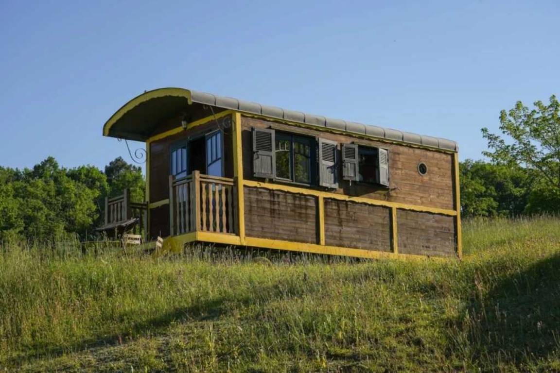 30 M² Camping ∙ 2 Personnes - Gers