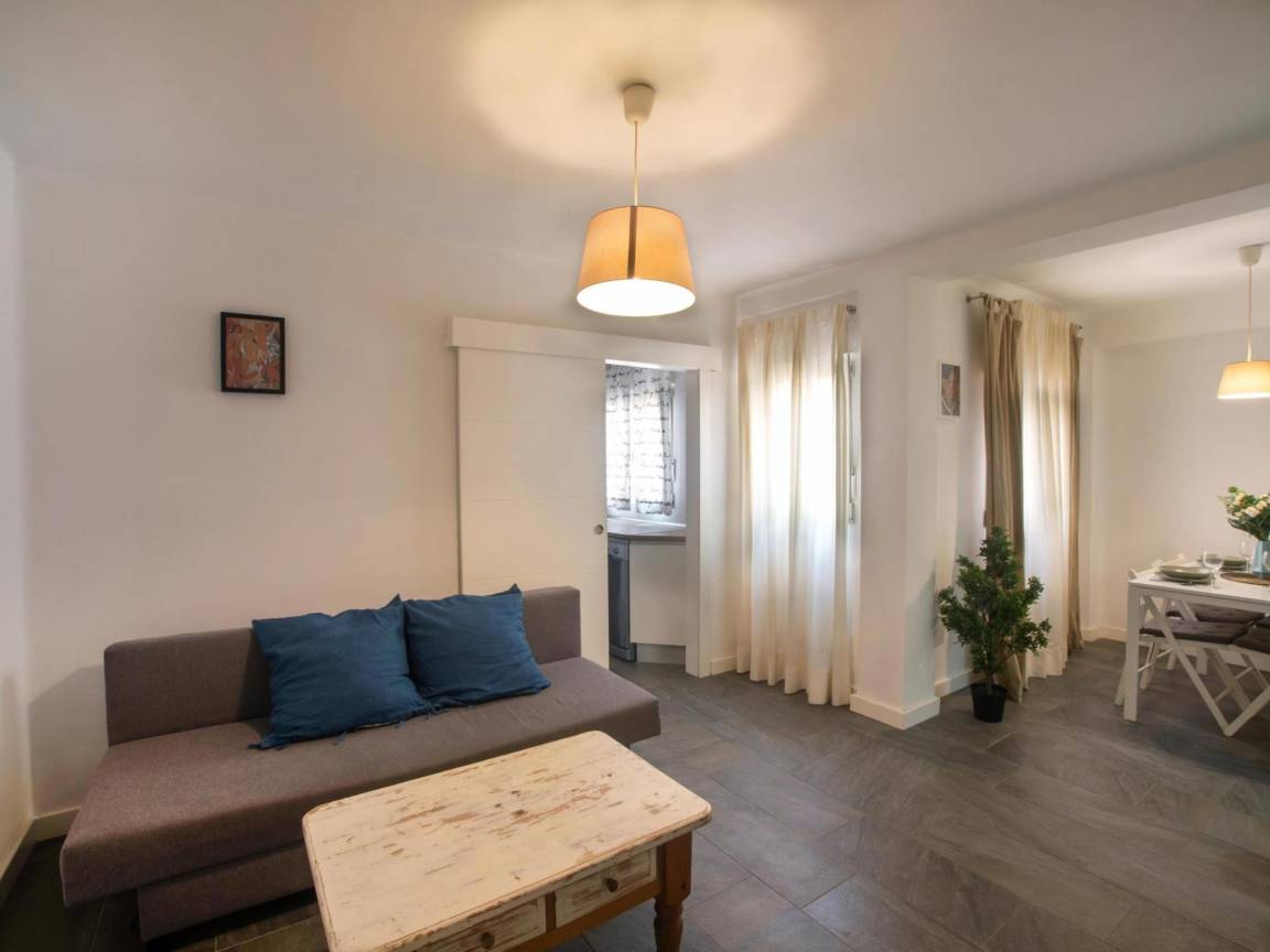 78 M² Apartamento ∙ 2 Habitaciones ∙ 6 Huéspedes - Málaga