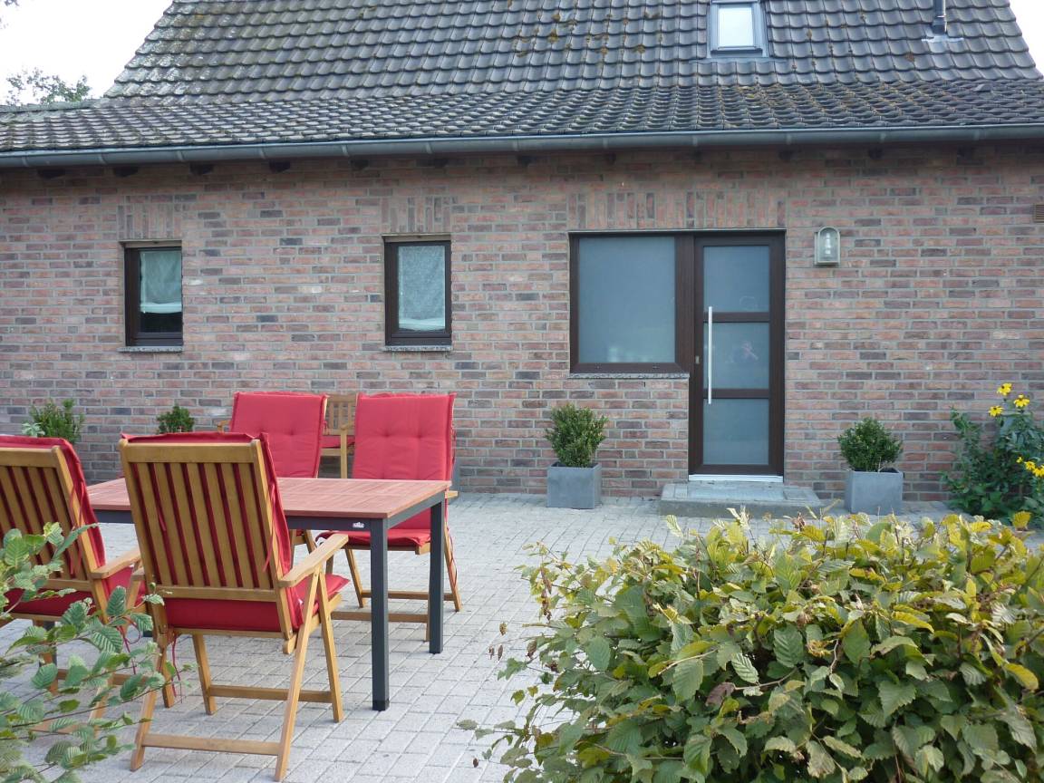 80 M² Huis ∙ 1 Slaapkamer ∙ 4 Gasten - Oberhausen