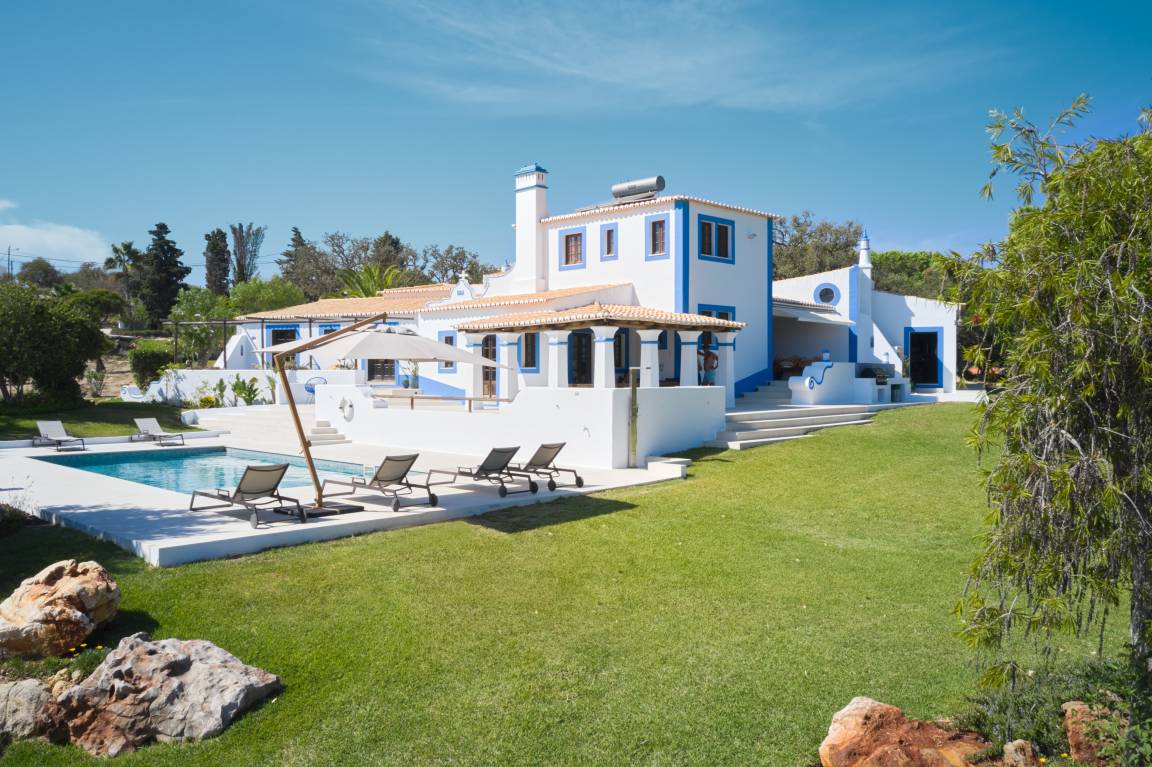 300 M² Villa ∙ 4 Bedrooms ∙ 9 Guests - Praia da Rocha
