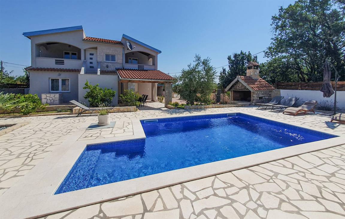 110 M² Ferienhaus ∙ 3 Schlafzimmer ∙ 8 Gäste - Kroatien