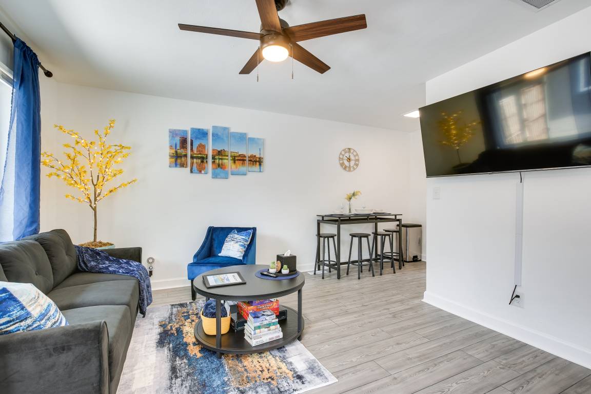 65 M² Apartment ∙ 2 Bedrooms ∙ 4 Guests - Beavercreek, OH