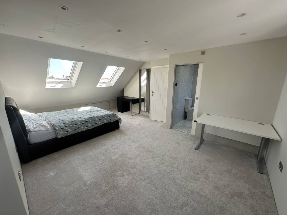 120 M² House ∙ 4 Bedrooms ∙ 8 Guests - Twickenham