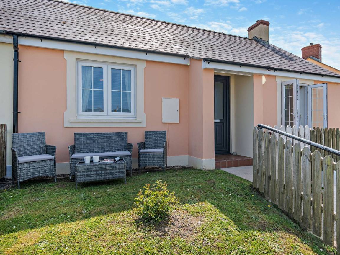 Cottage ∙ 2 Bedrooms ∙ 4 Guests - Little Haven
