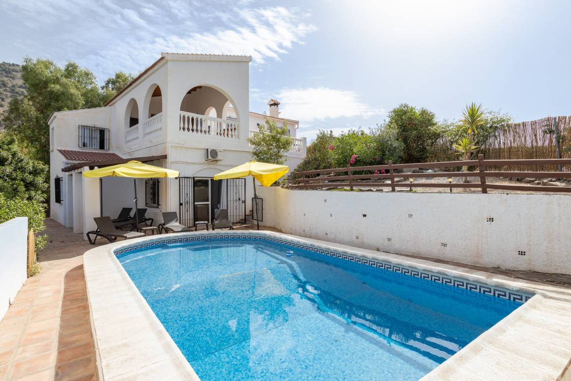 300 M² Villa ∙ 4 Bedrooms ∙ 14 Guests - Cómpeta