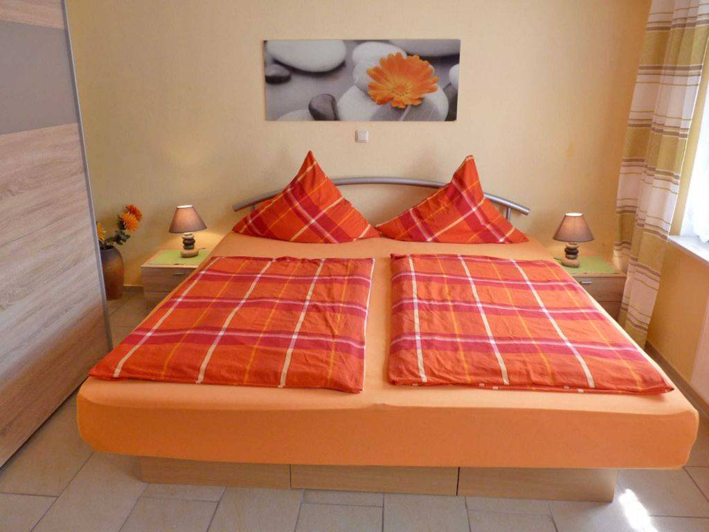 85 M² Ferienwohnung ∙ 1 Schlafzimmer ∙ 3 Gäste - Waren (Müritz)