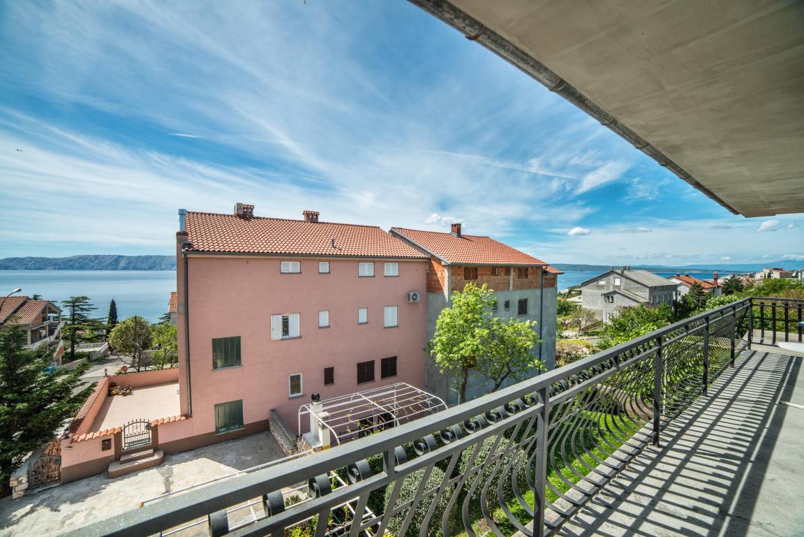 100 M² Apartment ∙ 3 Bedrooms ∙ 9 Guests - Novi Vinodolski