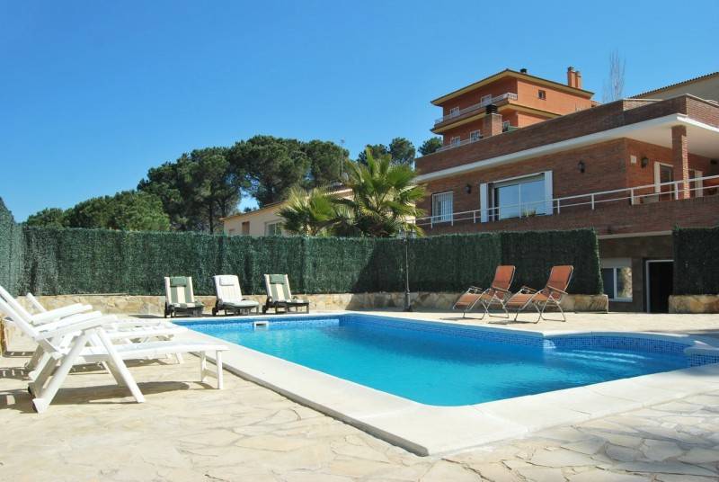 310 M² Villa ∙ 6 Habitaciones ∙ 17 Huéspedes - Lloret de Mar