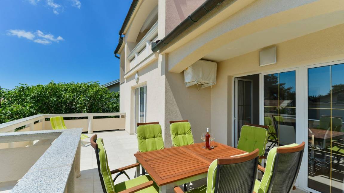 75 M² Apartment ∙ 2 Bedrooms ∙ 6 Guests - Vir