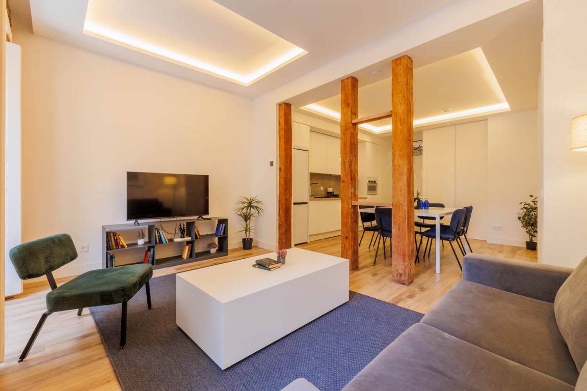 72 M² Apartment ∙ 1 Bedroom ∙ 2 Guests - Madrid