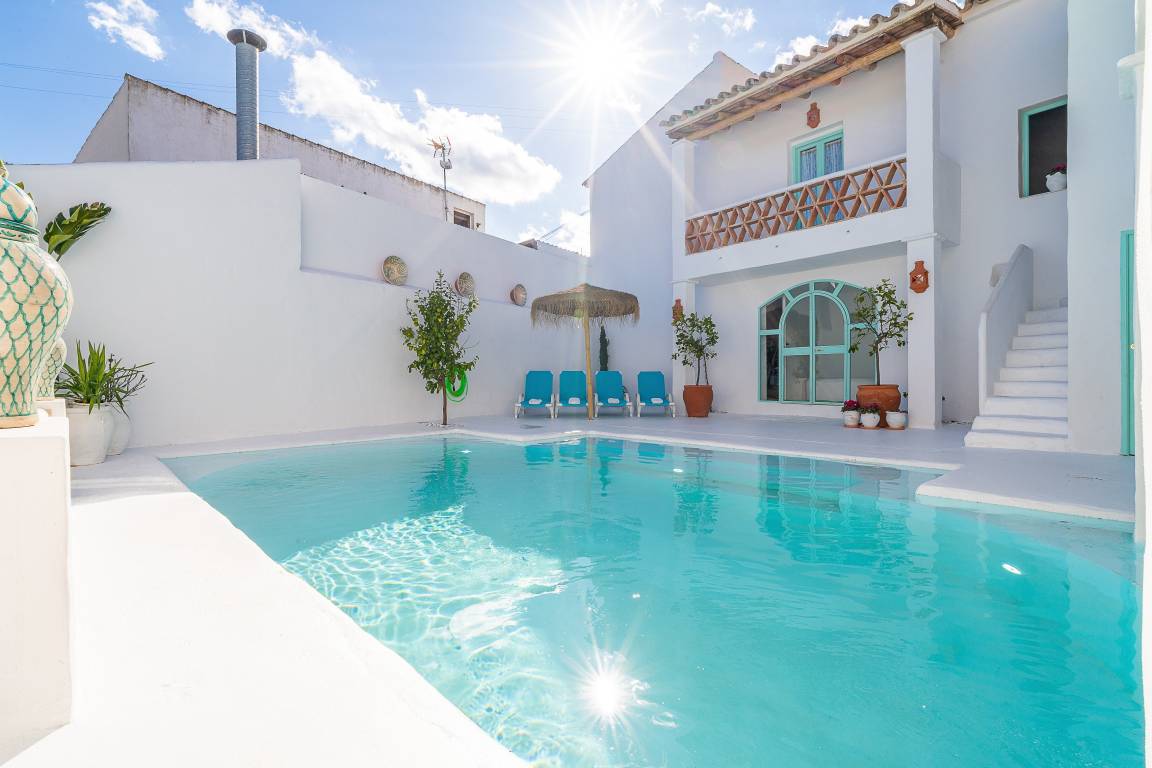 100 M² Casa ∙ 6 Habitaciones ∙ 17 Huéspedes - Palma del Río