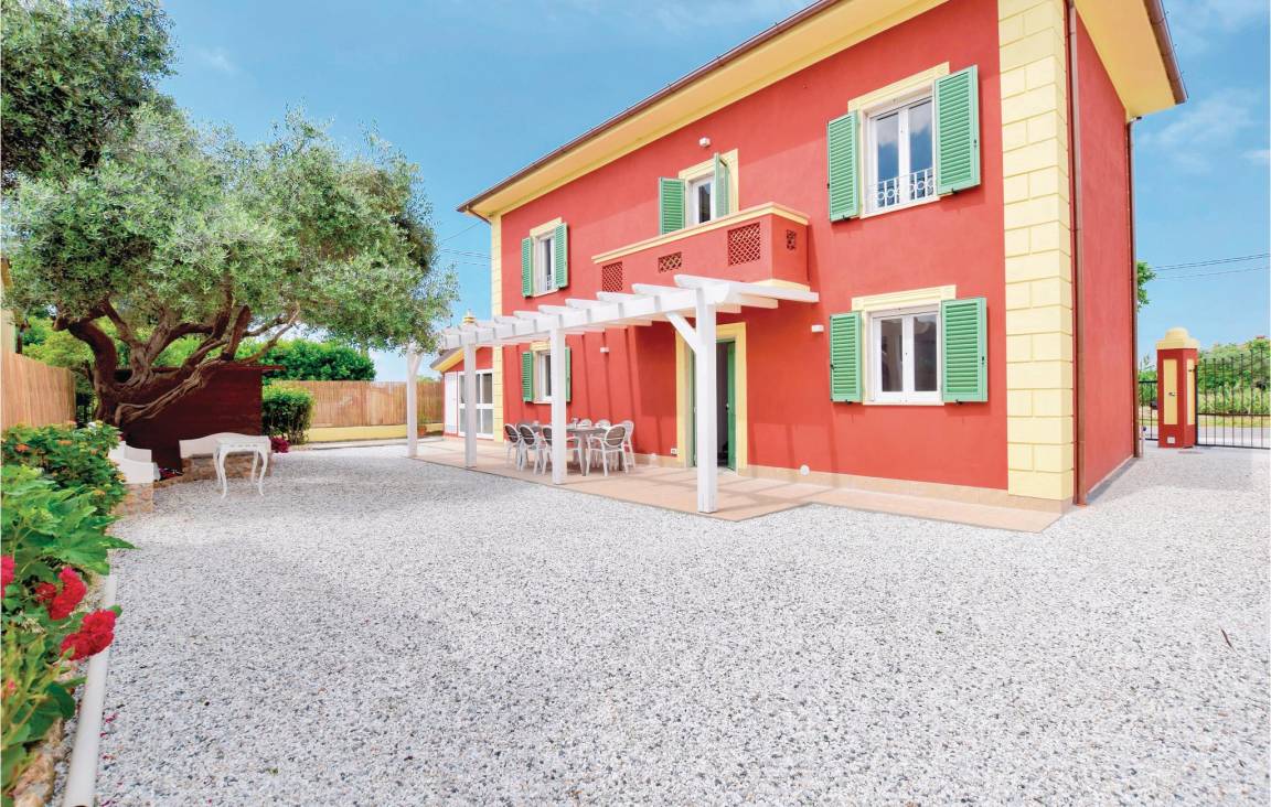 110 M² House ∙ 4 Bedrooms ∙ 8 Guests - Camaiore