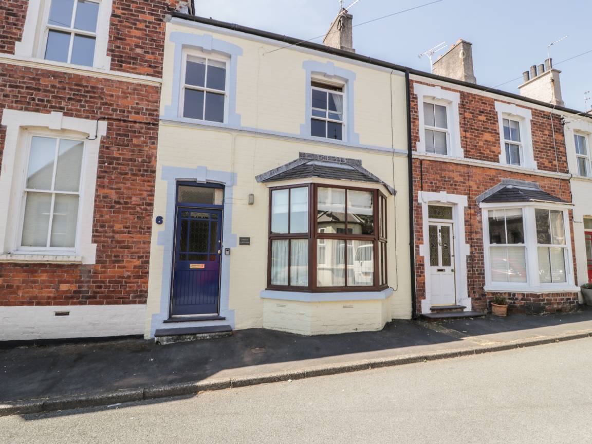 Cottage ∙ 4 Bedrooms ∙ 6 Guests - Bangor